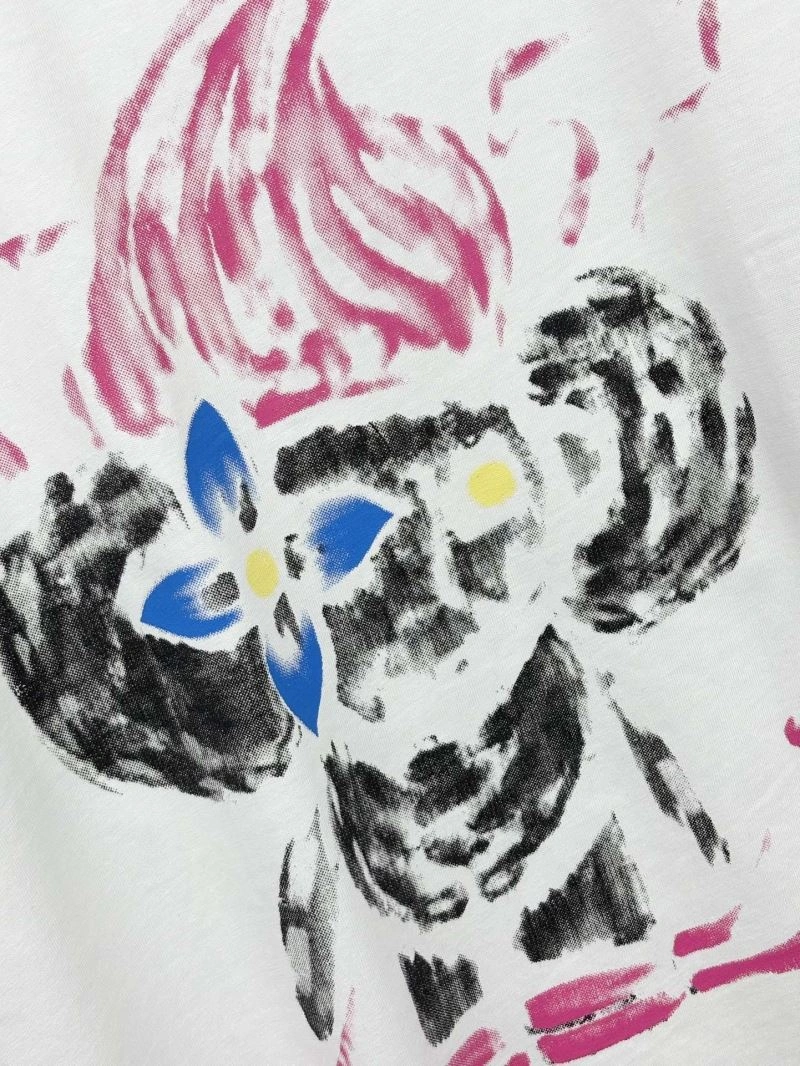 Indistinguishable Louis Vuitton T-Shirts