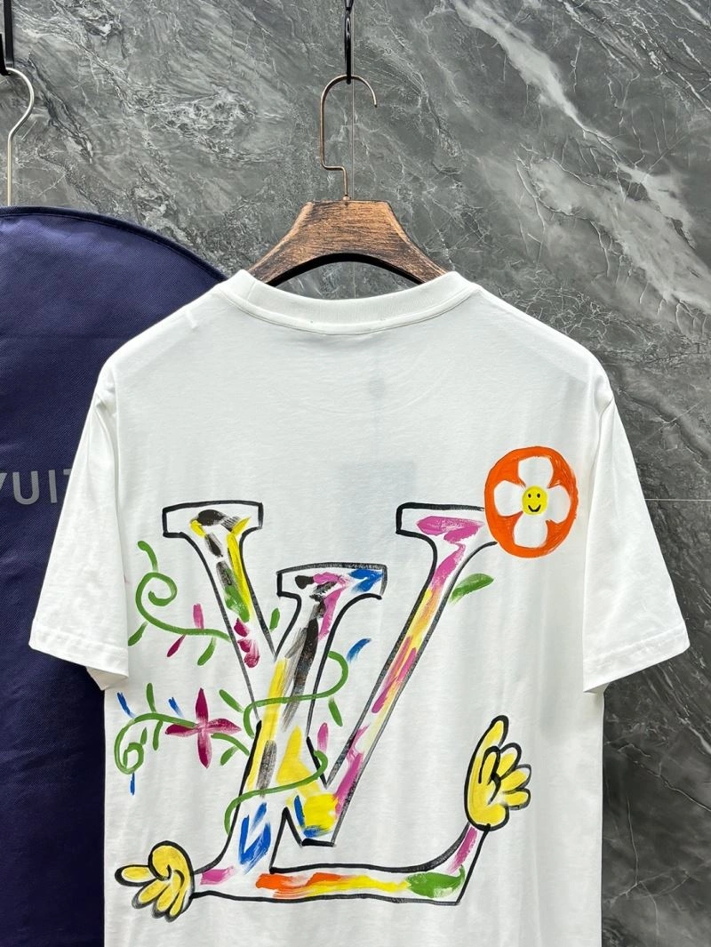 Indistinguishable Louis Vuitton T-Shirts