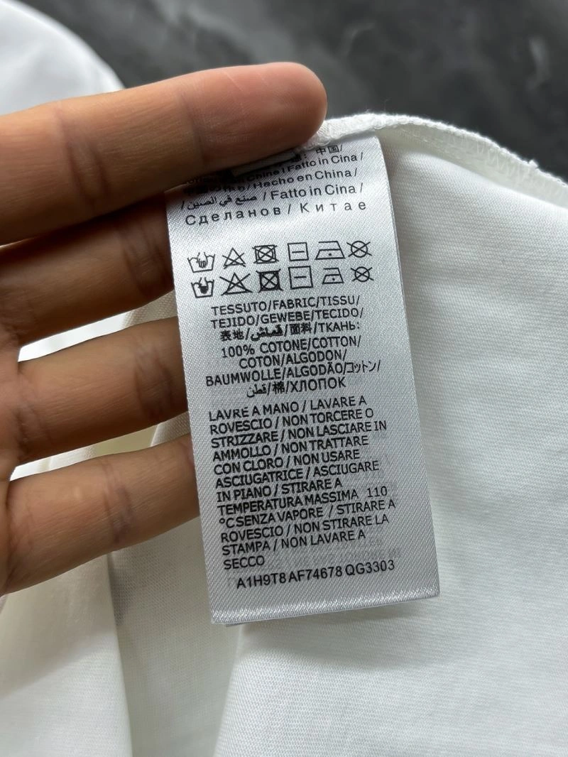 Indistinguishable Louis Vuitton T-Shirts