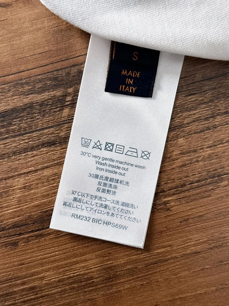 Indistinguishable Louis Vuitton T-Shirts