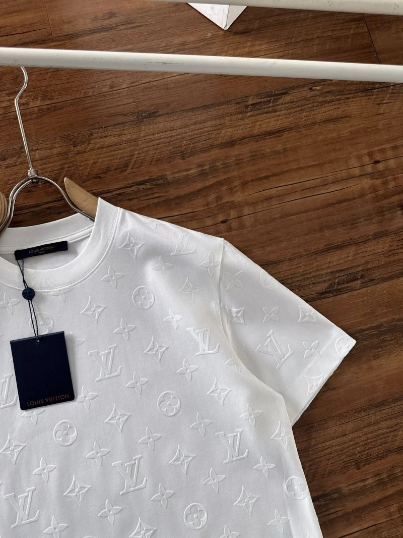 Accurate model Louis Vuitton T-Shirts