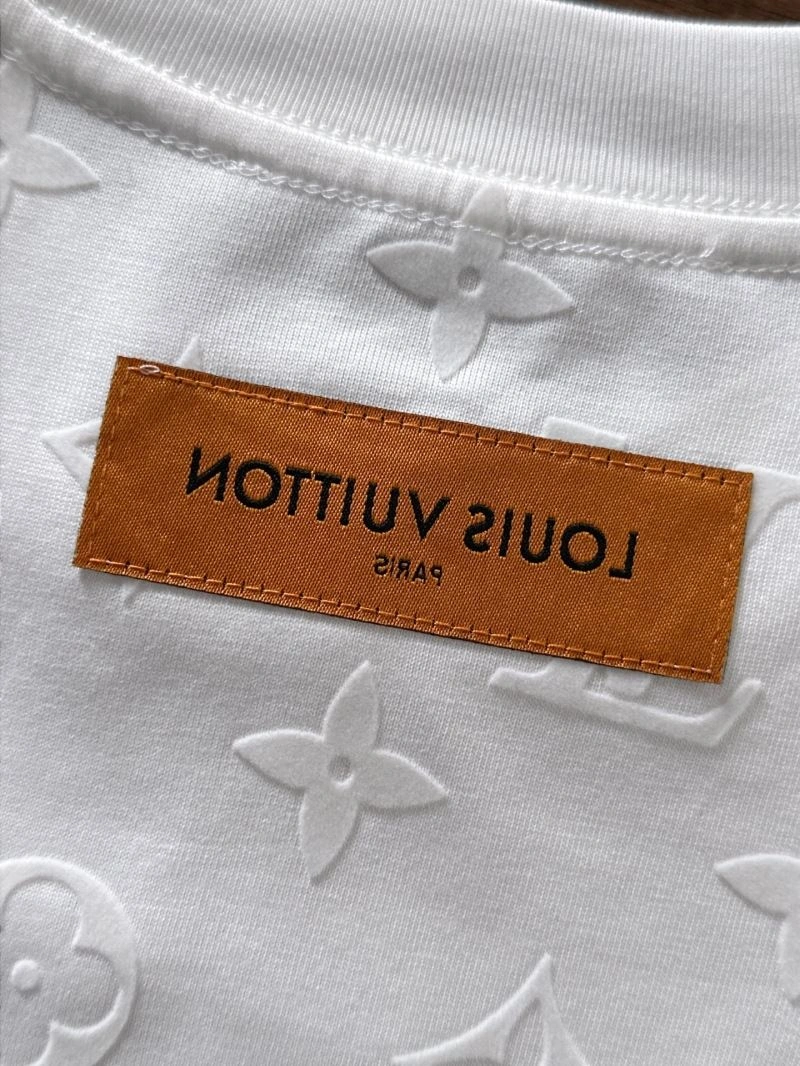 Accurate model Louis Vuitton T-Shirts