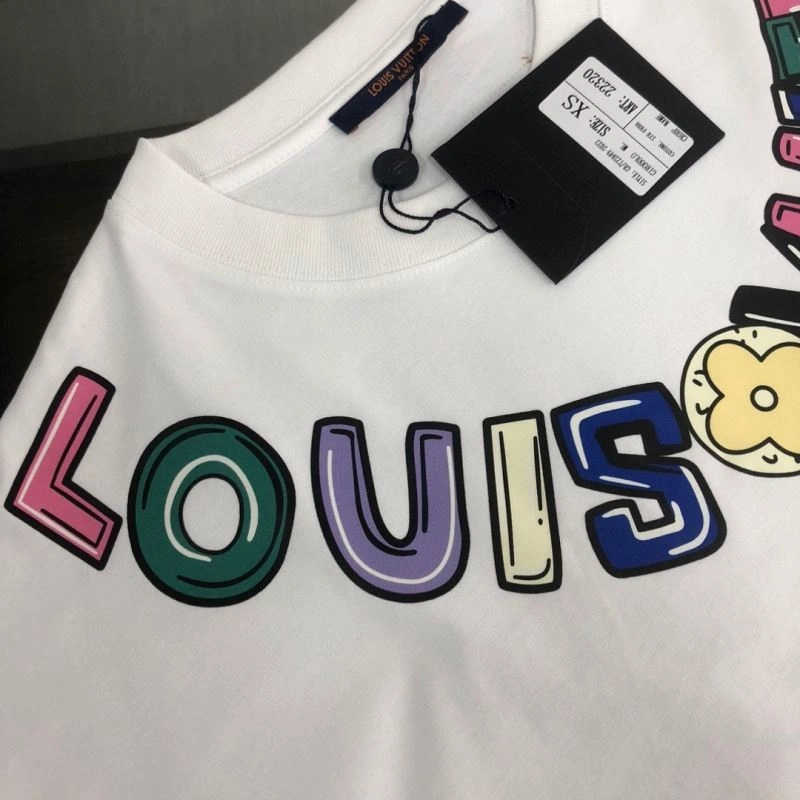 Accurate model Louis Vuitton T-Shirts