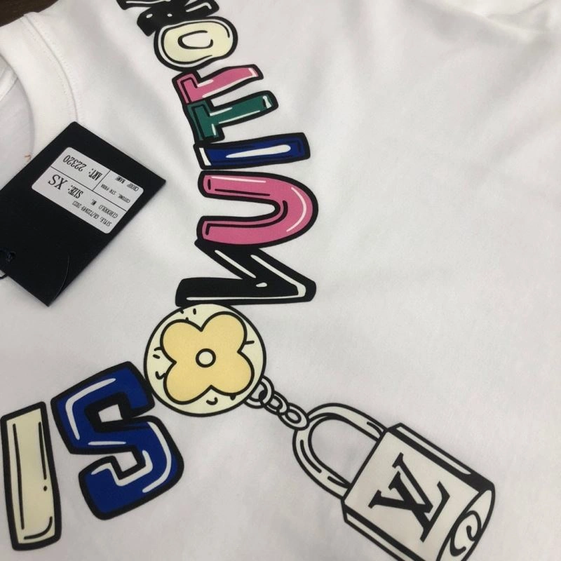 Accurate model Louis Vuitton T-Shirts