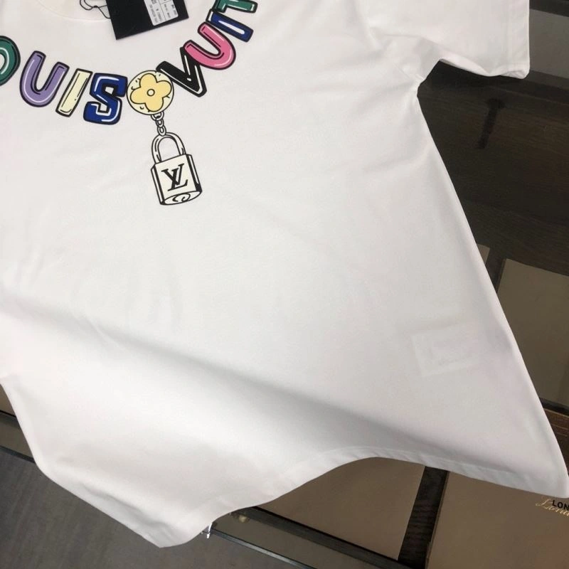 Accurate model Louis Vuitton T-Shirts