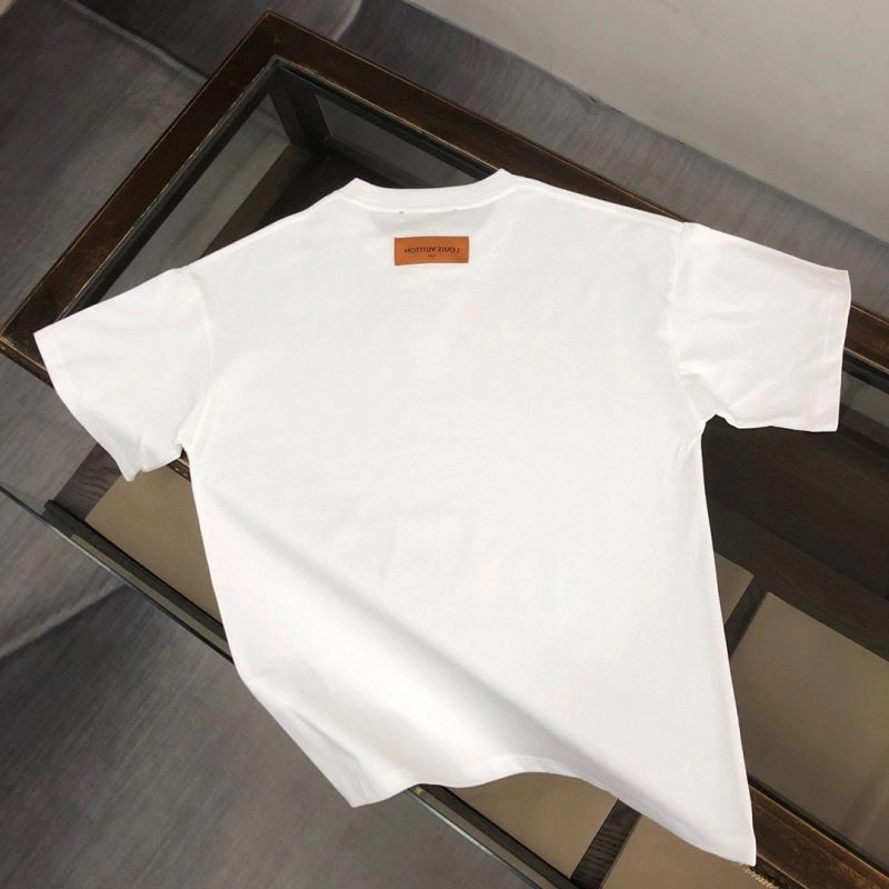 Accurate model Louis Vuitton T-Shirts