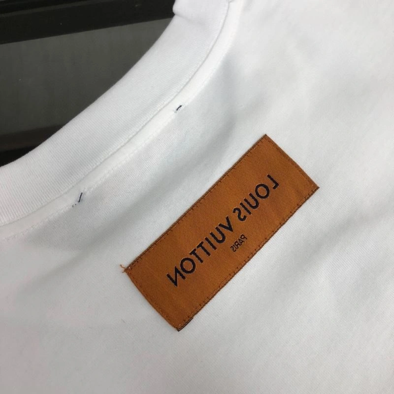 Accurate model Louis Vuitton T-Shirts
