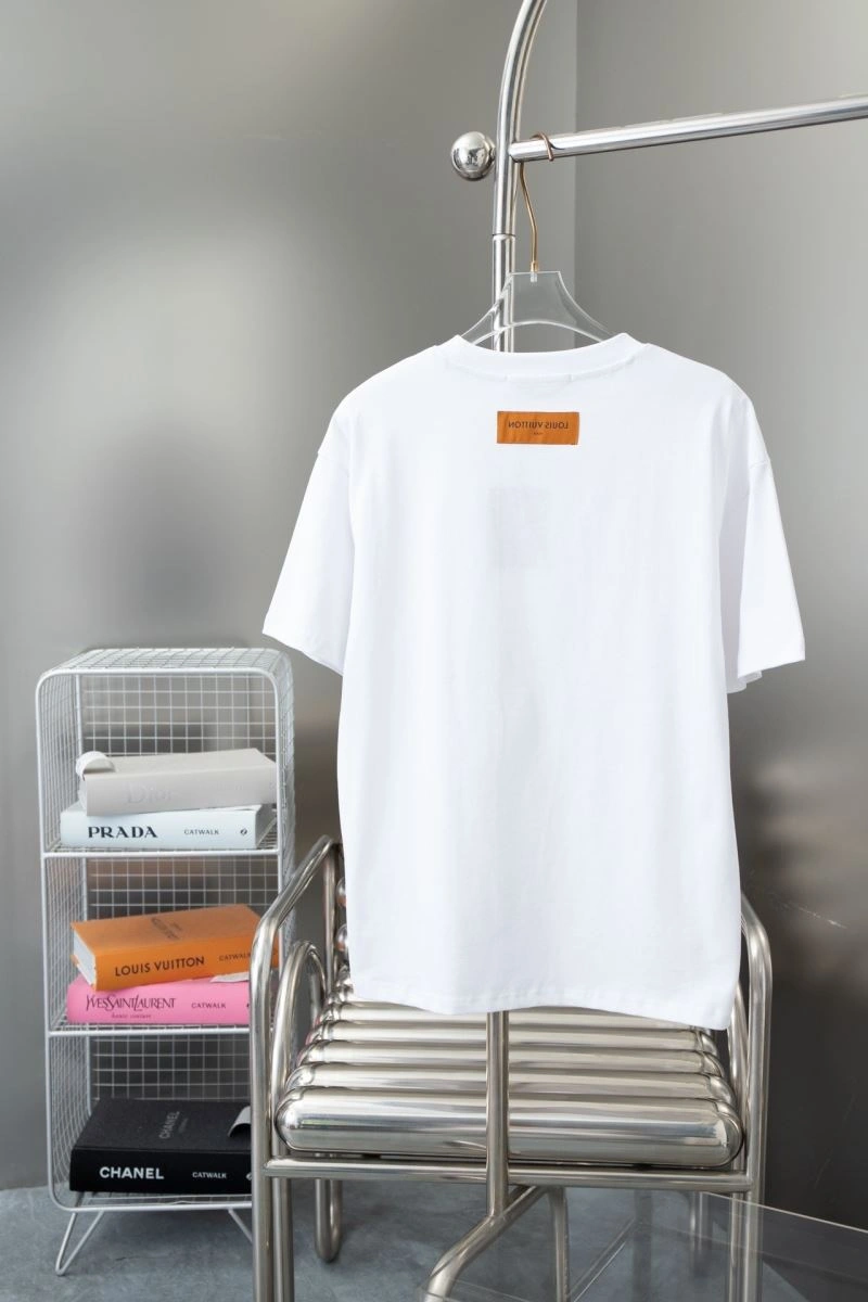 Exact replica Louis Vuitton T-Shirts