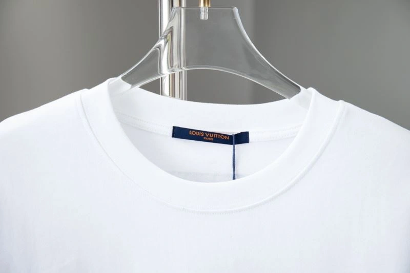 Exact replica Louis Vuitton T-Shirts