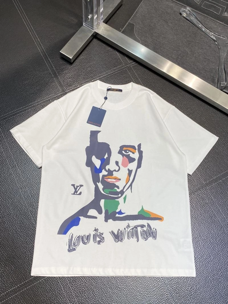 Accurate model Louis Vuitton T-Shirts