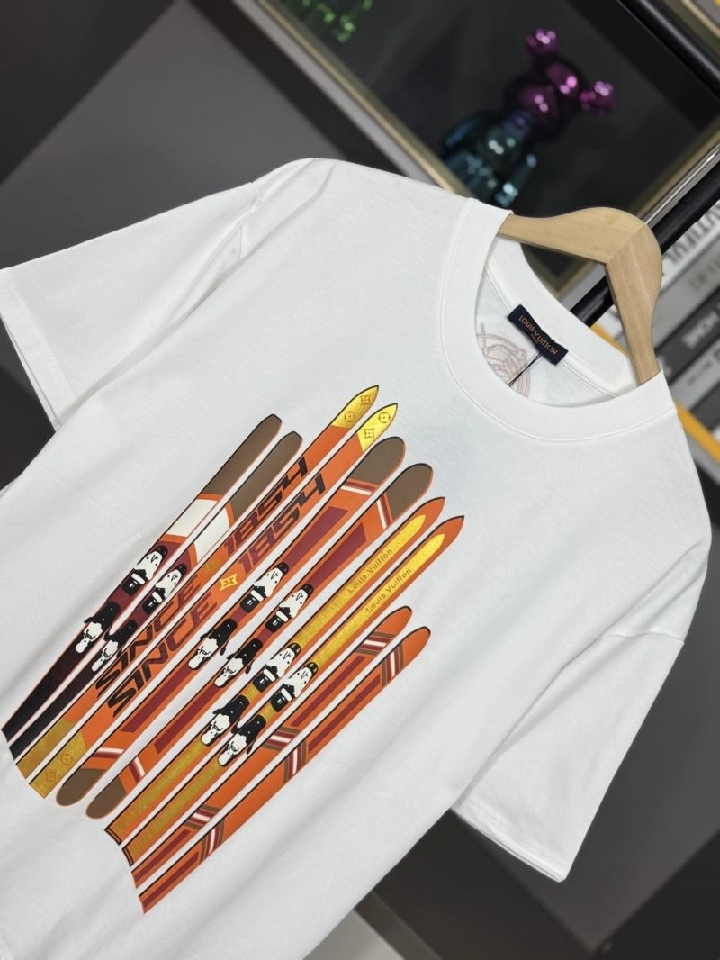 Accurate model Louis Vuitton T-Shirts