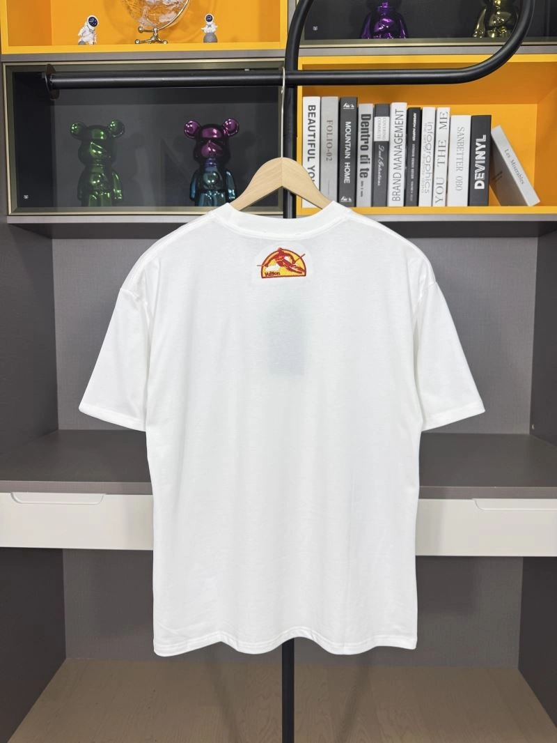 Accurate model Louis Vuitton T-Shirts