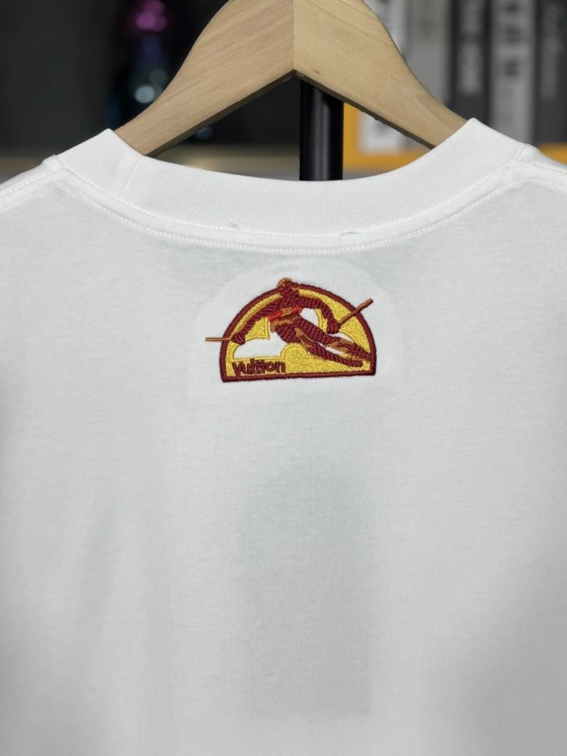 Accurate model Louis Vuitton T-Shirts
