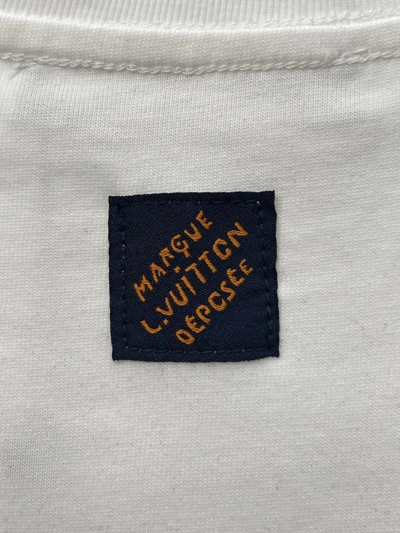 Accurate model Louis Vuitton T-Shirts