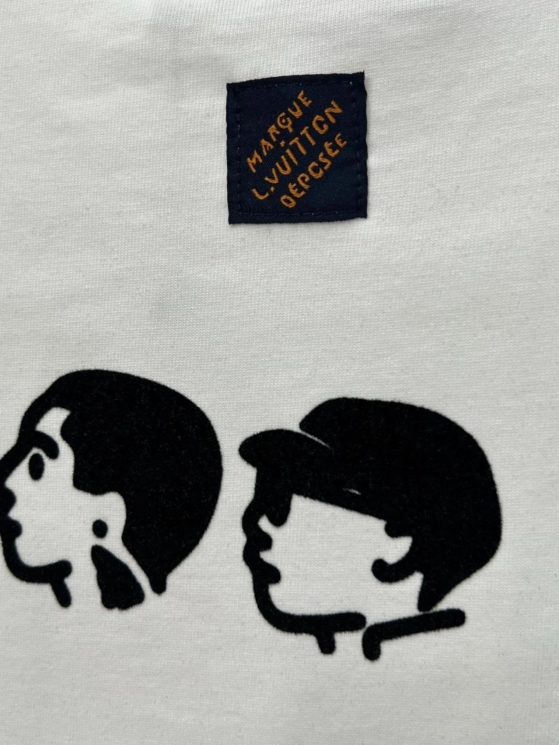 Accurate model Louis Vuitton T-Shirts