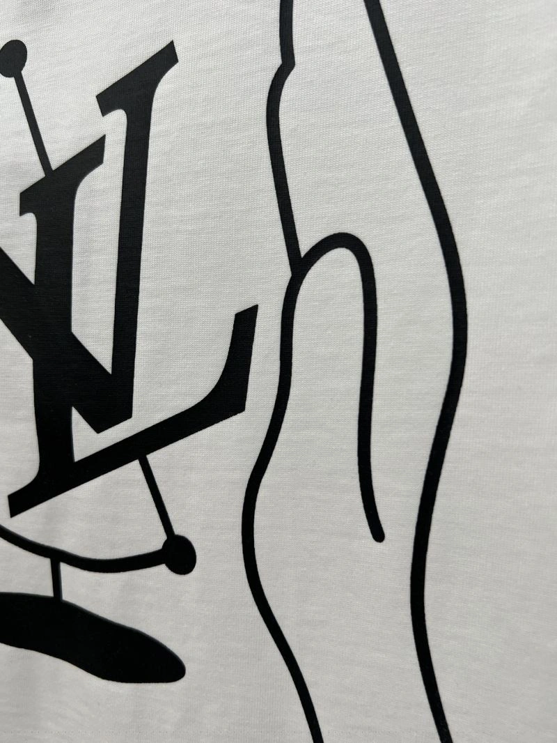 Indistinguishable Louis Vuitton T-Shirts
