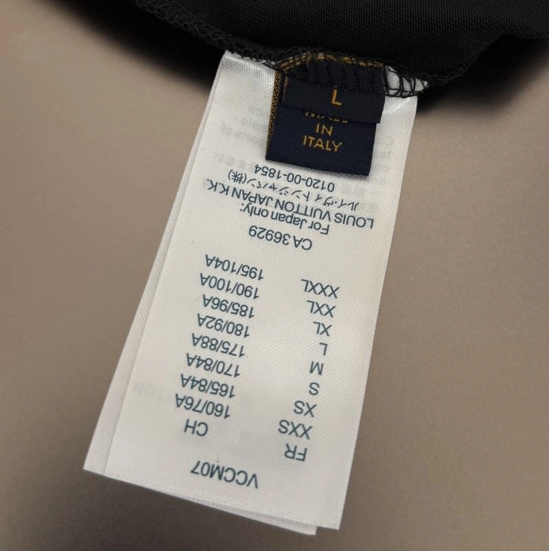 Bargain Louis Vuitton T-Shirts