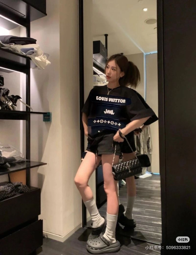 Top match Louis Vuitton T-Shirts