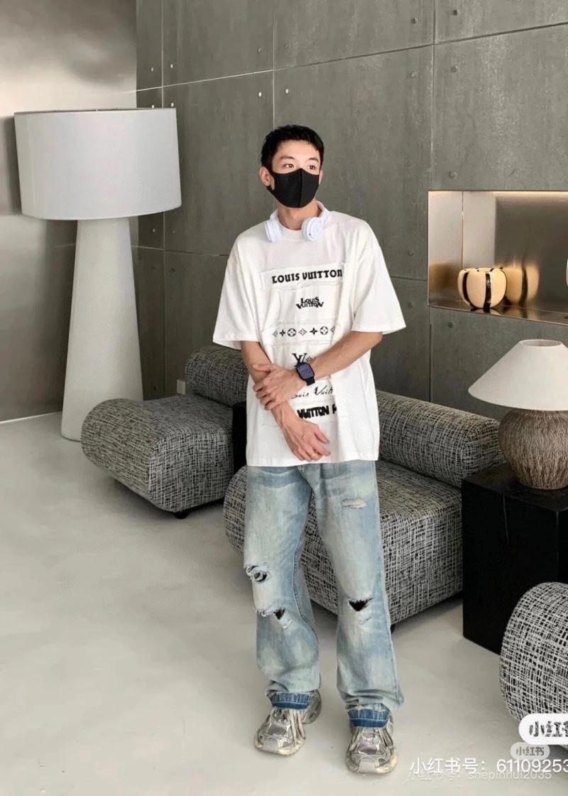 Top match Louis Vuitton T-Shirts