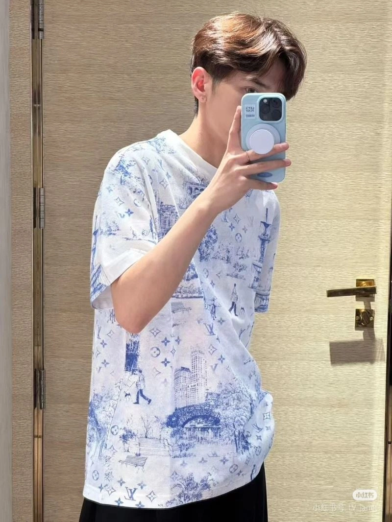 Low-cost Louis Vuitton T-Shirts