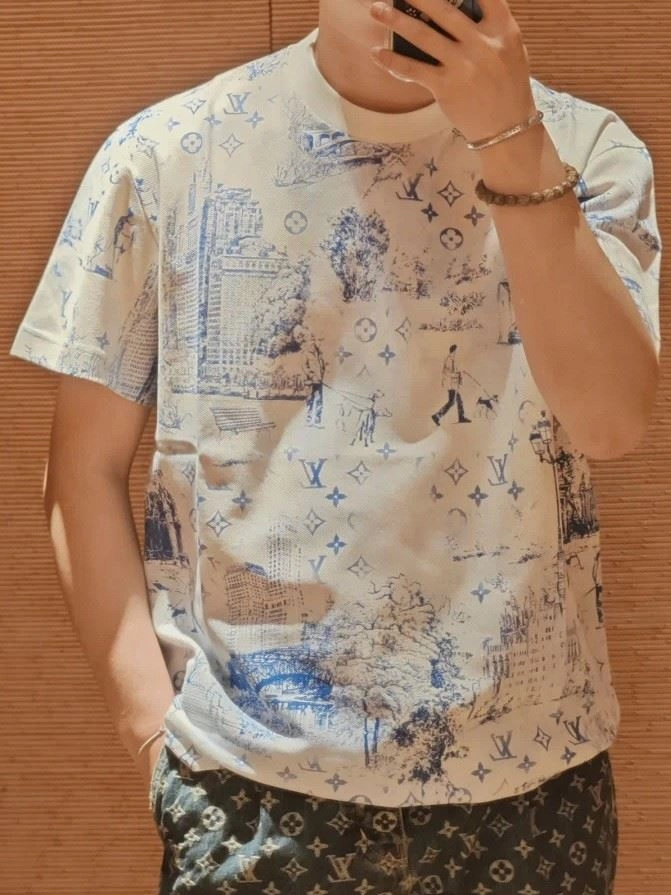 Low-cost Louis Vuitton T-Shirts