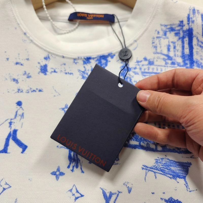 Low-cost Louis Vuitton T-Shirts