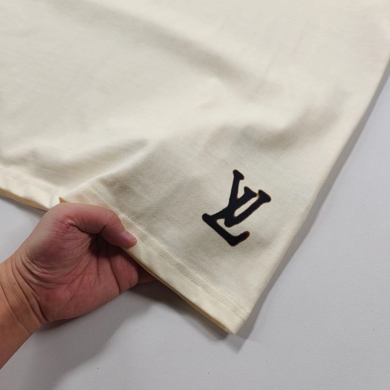 Low-cost Louis Vuitton T-Shirts