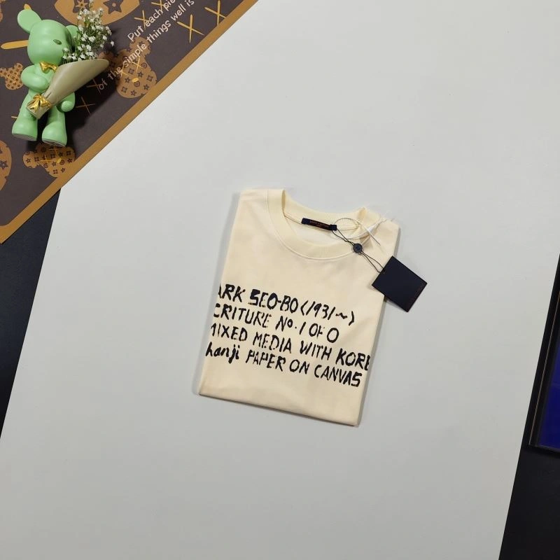 Low-cost Louis Vuitton T-Shirts