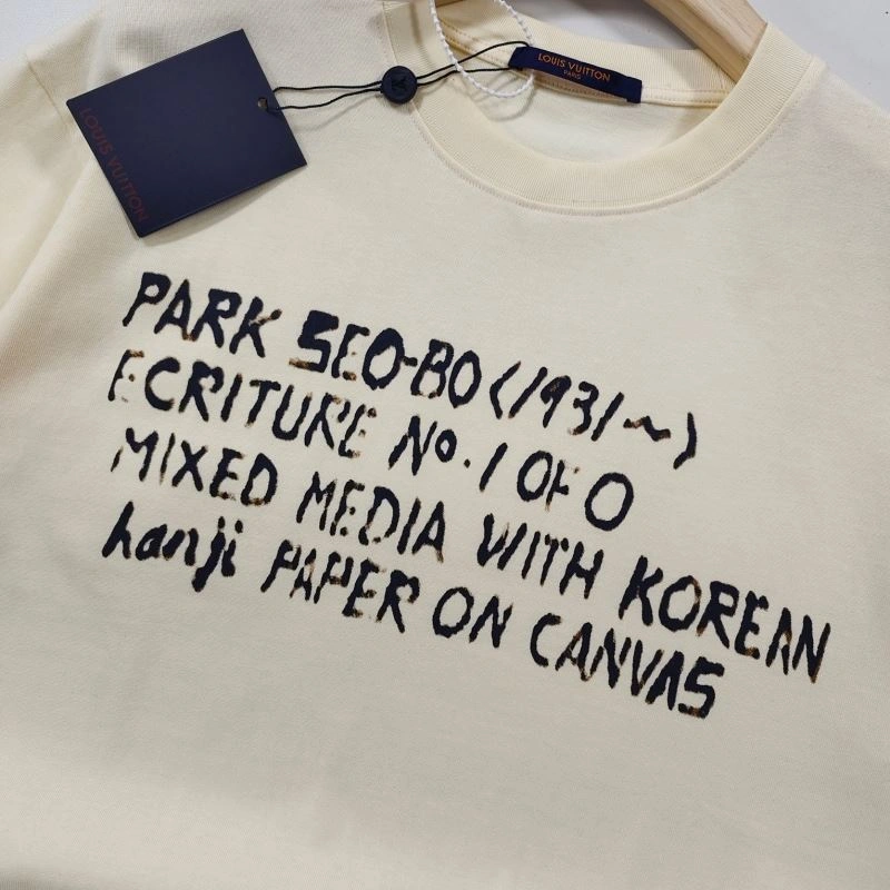 Low-cost Louis Vuitton T-Shirts