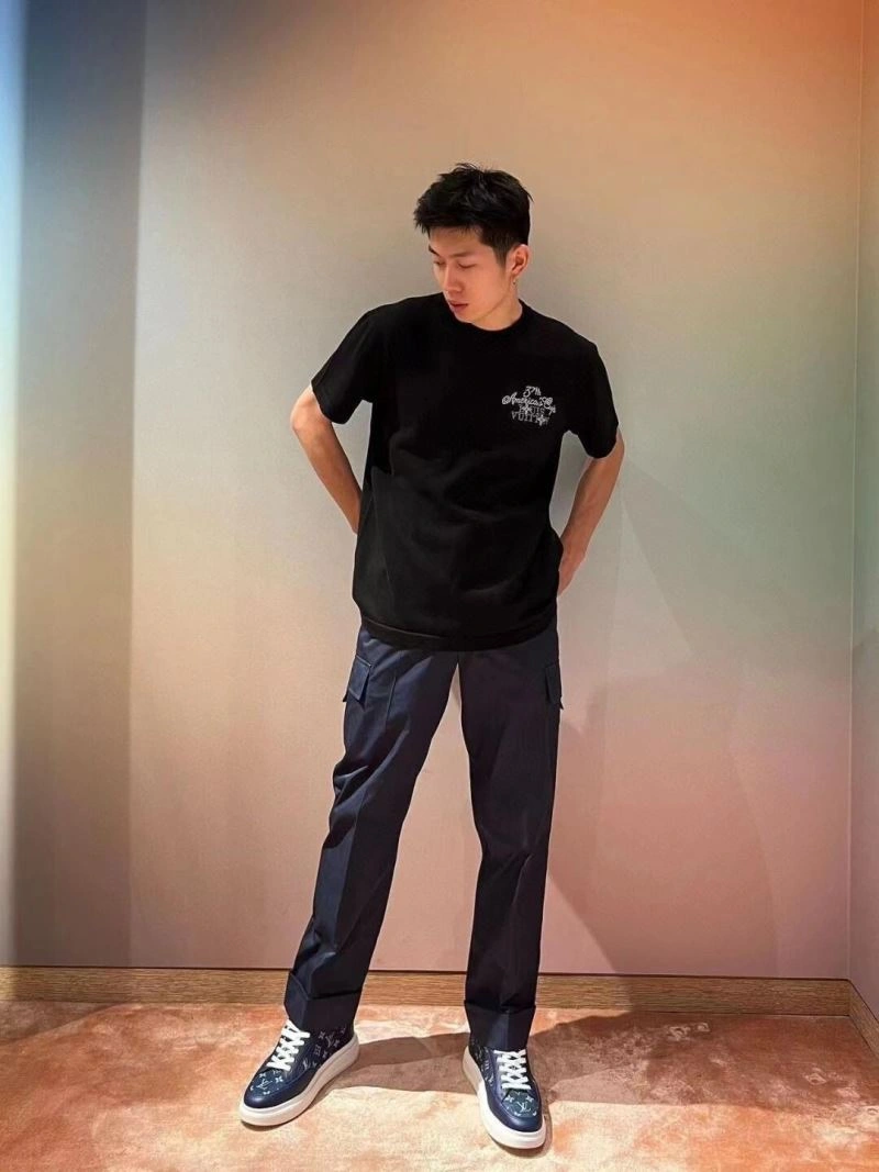 Precise copy Louis Vuitton T-Shirts