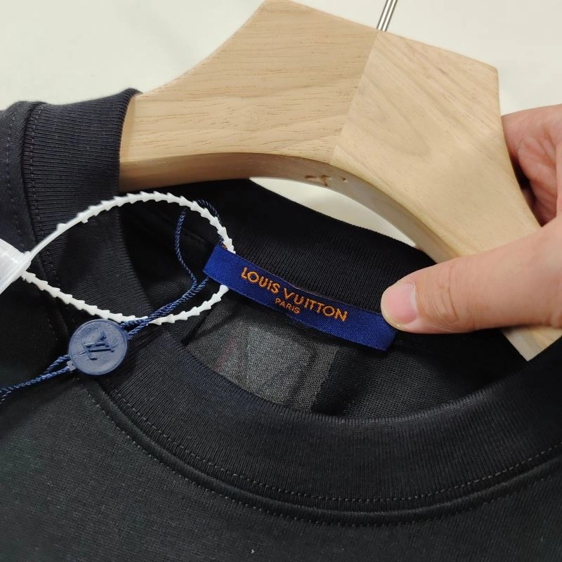 Precise copy Louis Vuitton T-Shirts