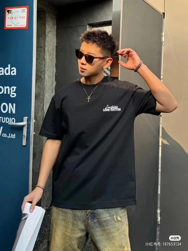 High fidelity Louis Vuitton T-Shirts