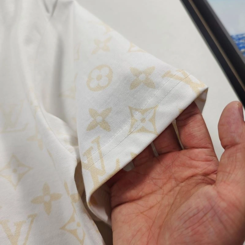Precise copy Louis Vuitton T-Shirts