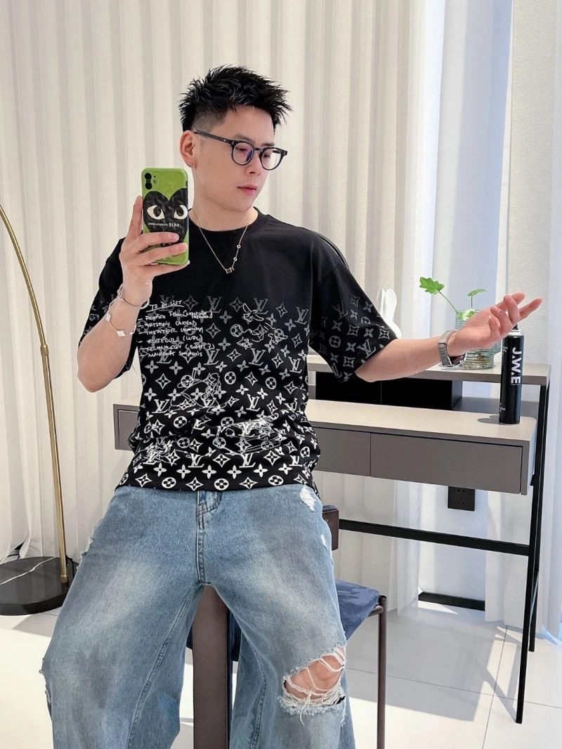Precise copy Louis Vuitton T-Shirts