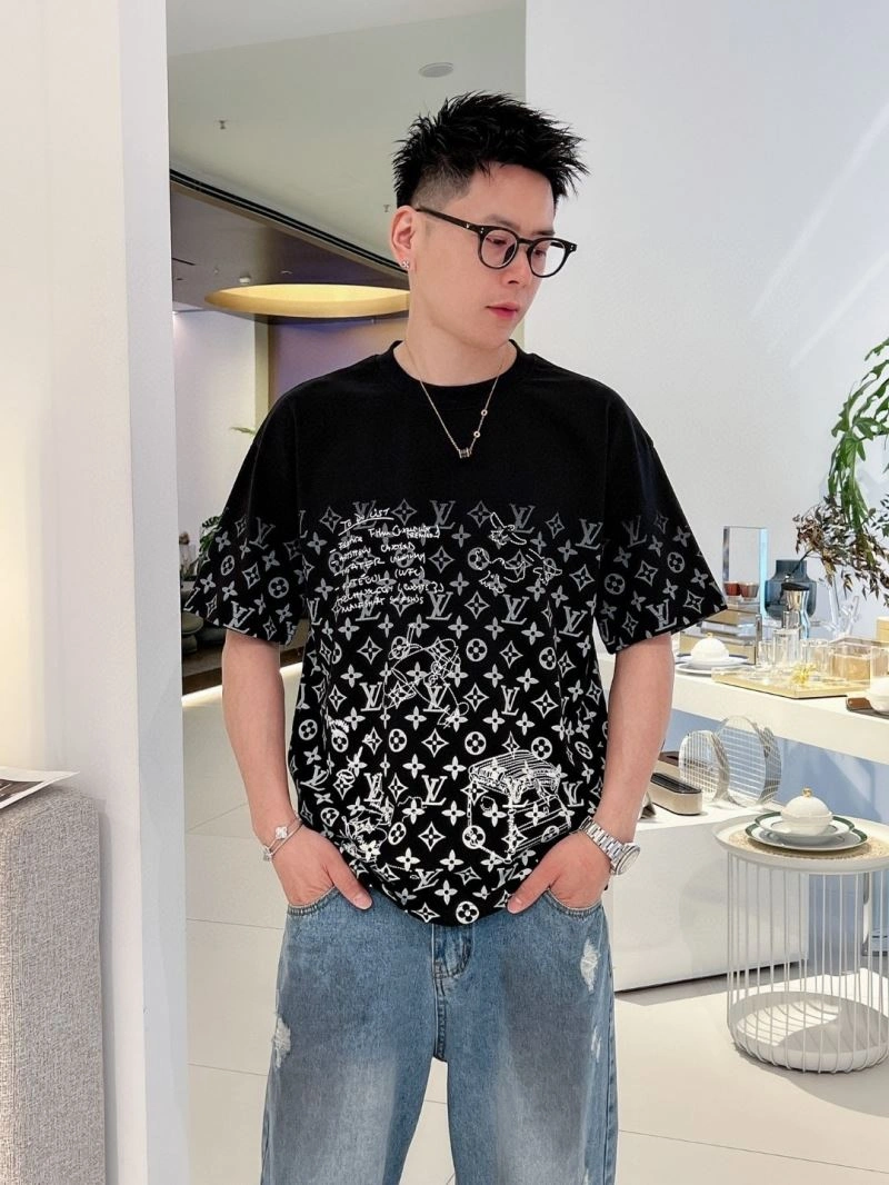 Precise copy Louis Vuitton T-Shirts