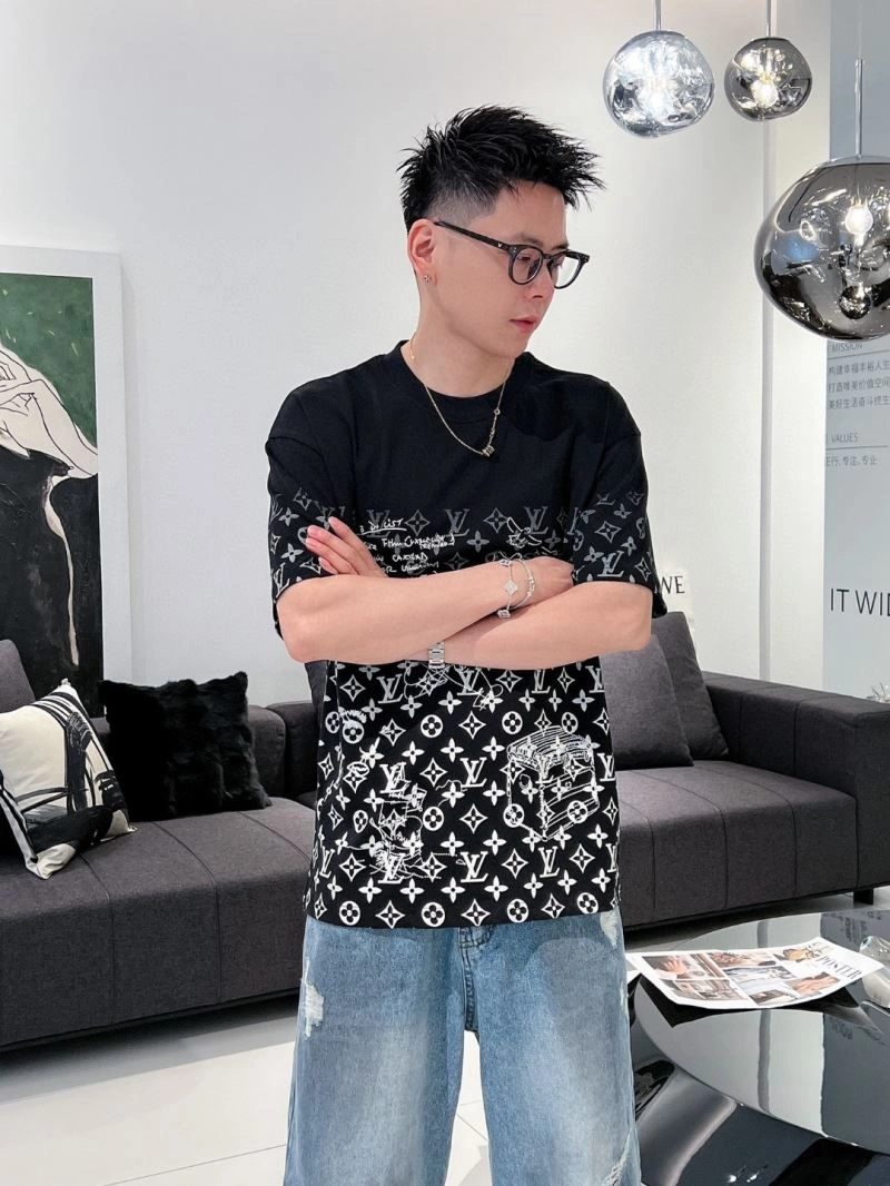 Precise copy Louis Vuitton T-Shirts
