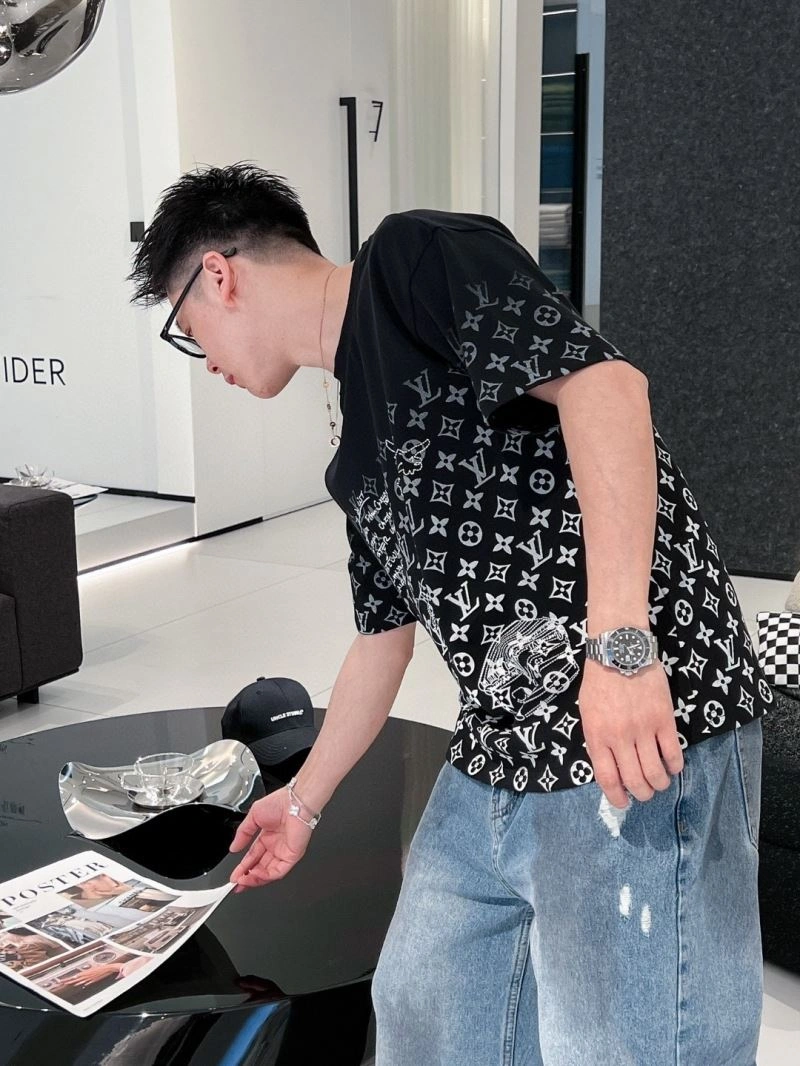 Precise copy Louis Vuitton T-Shirts