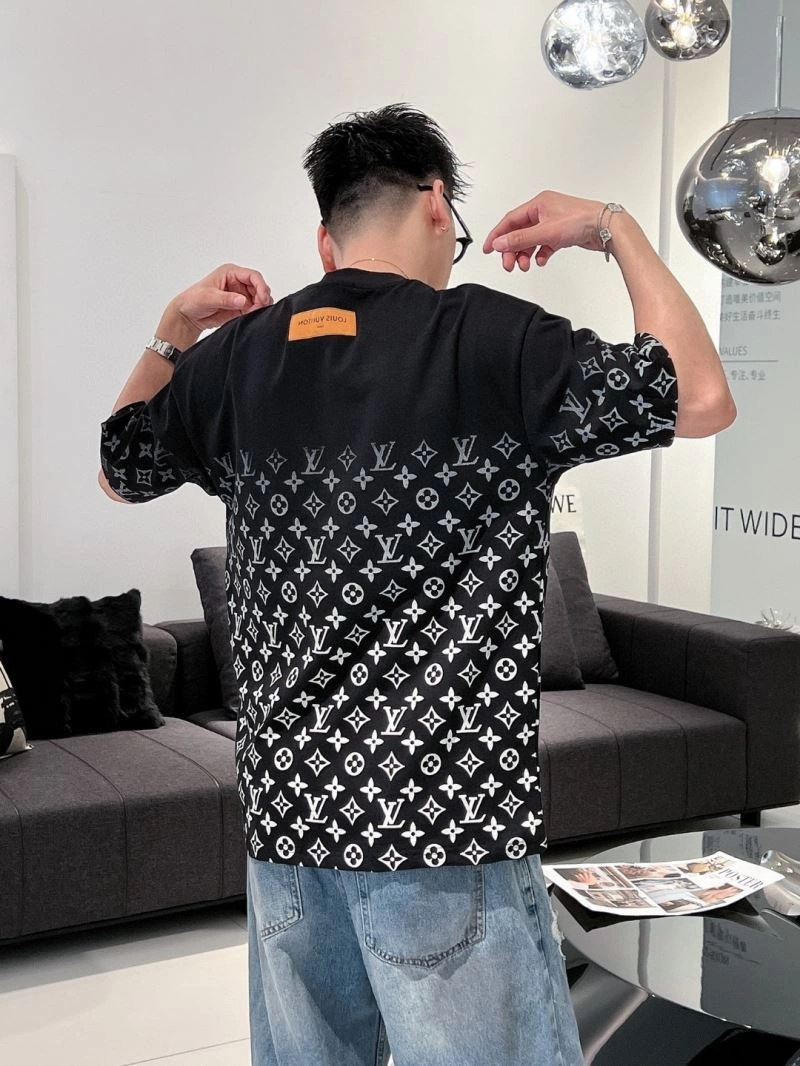 Precise copy Louis Vuitton T-Shirts