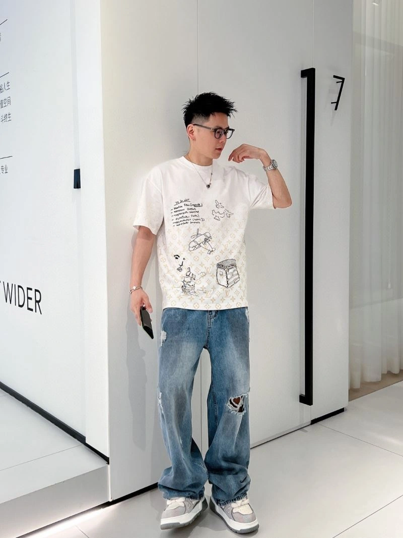 Precise copy Louis Vuitton T-Shirts