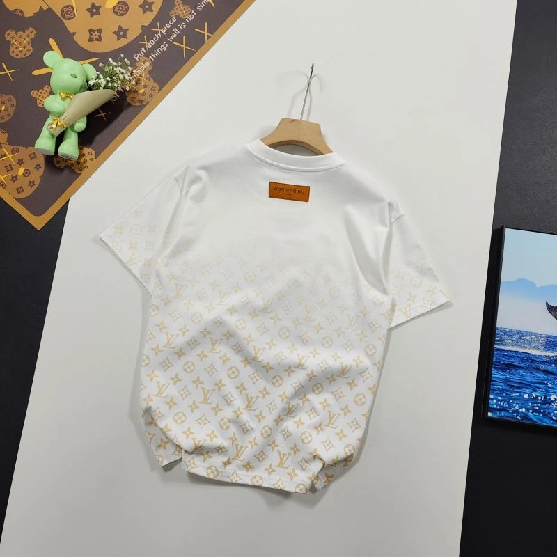 Precise copy Louis Vuitton T-Shirts