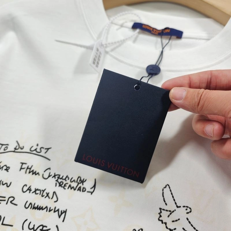 Precise copy Louis Vuitton T-Shirts