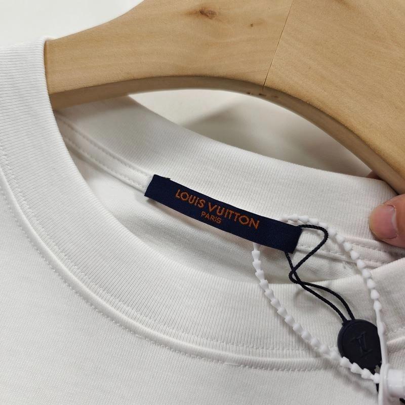 Precise copy Louis Vuitton T-Shirts