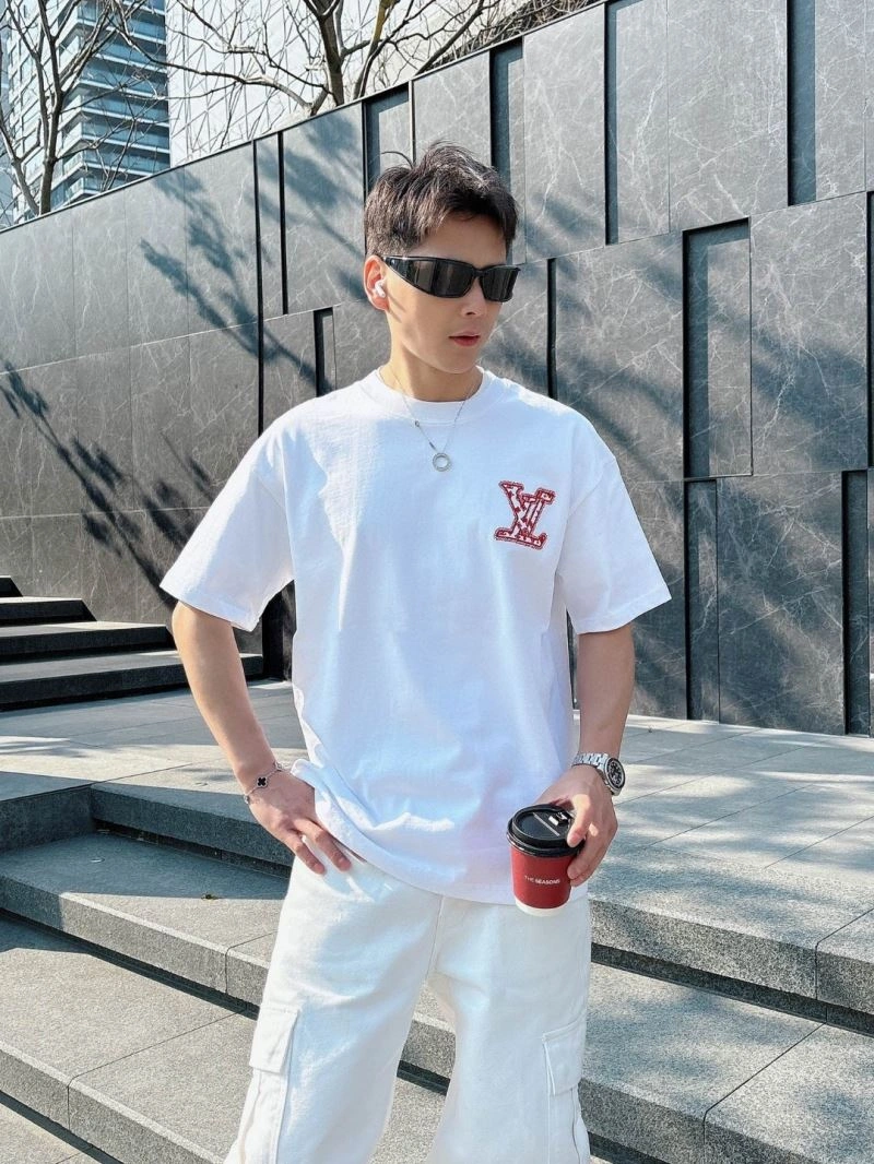 High fidelity Louis Vuitton T-Shirts