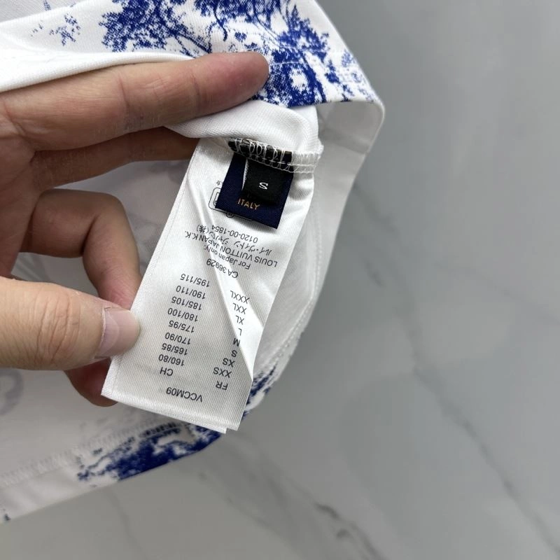Bargain Louis Vuitton T-Shirts