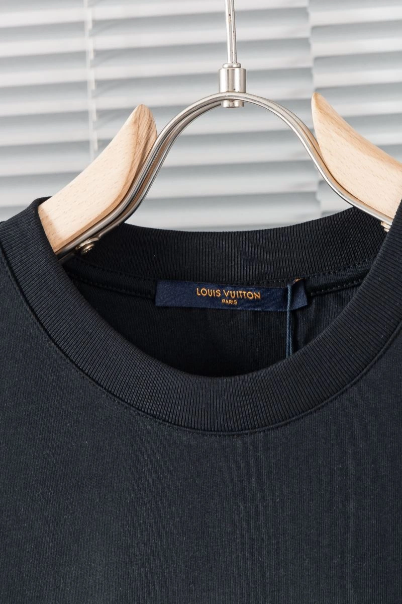 Exact replica Louis Vuitton T-Shirts