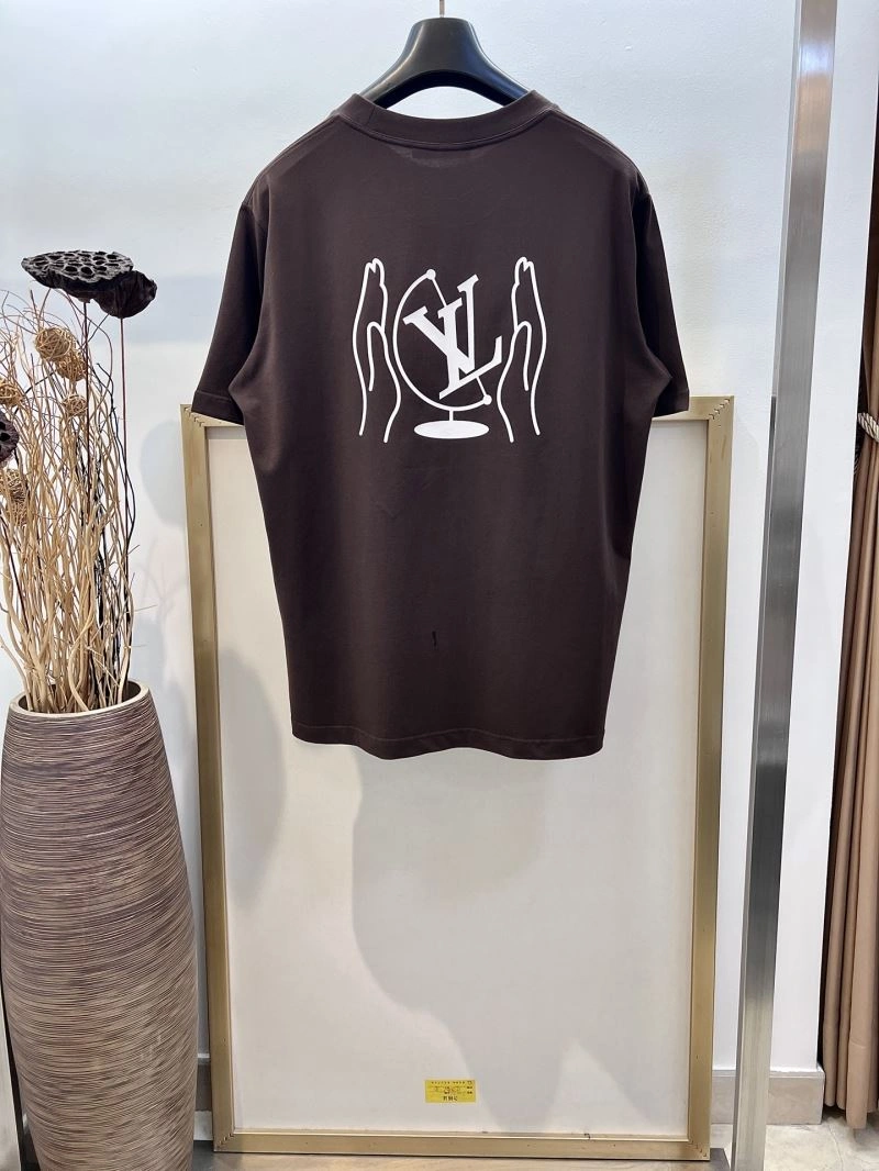 Accurate model Louis Vuitton T-Shirts