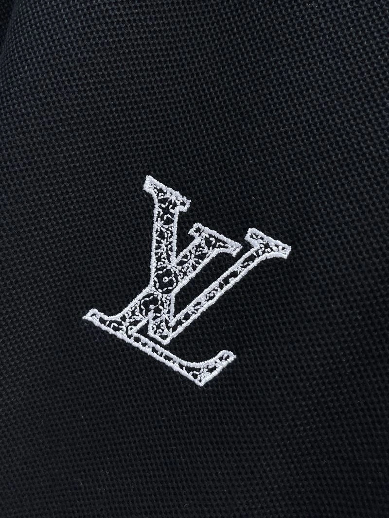 Accurate model Louis Vuitton T-Shirts