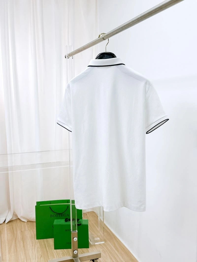Accurate model Louis Vuitton T-Shirts