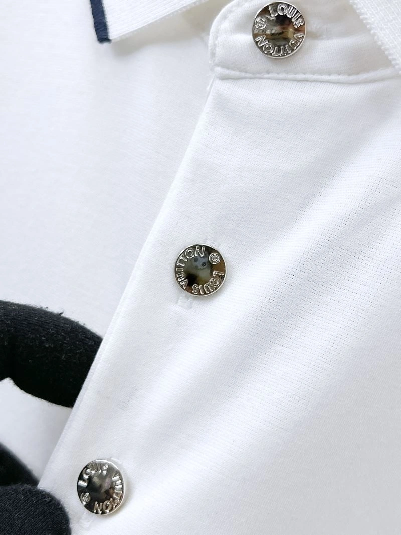 Accurate model Louis Vuitton T-Shirts