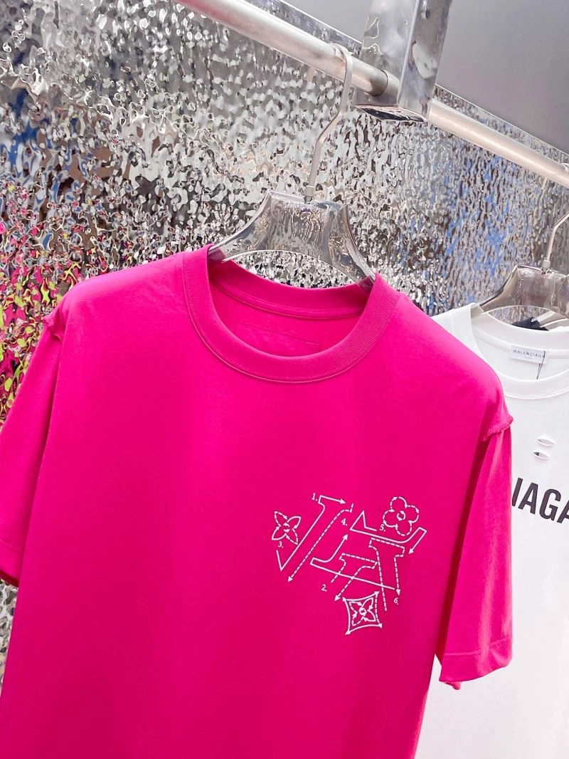Accurate model Louis Vuitton T-Shirts